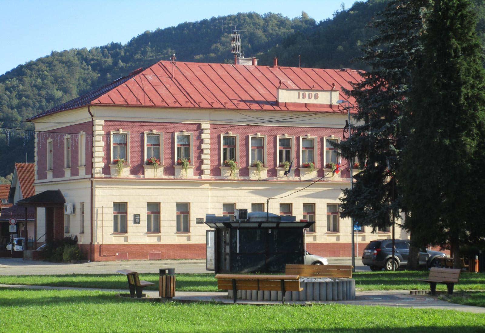 HNÚŠŤA: Poslanci neodsúhlasili zvýšenie platu primátora, zarába 3241 ...