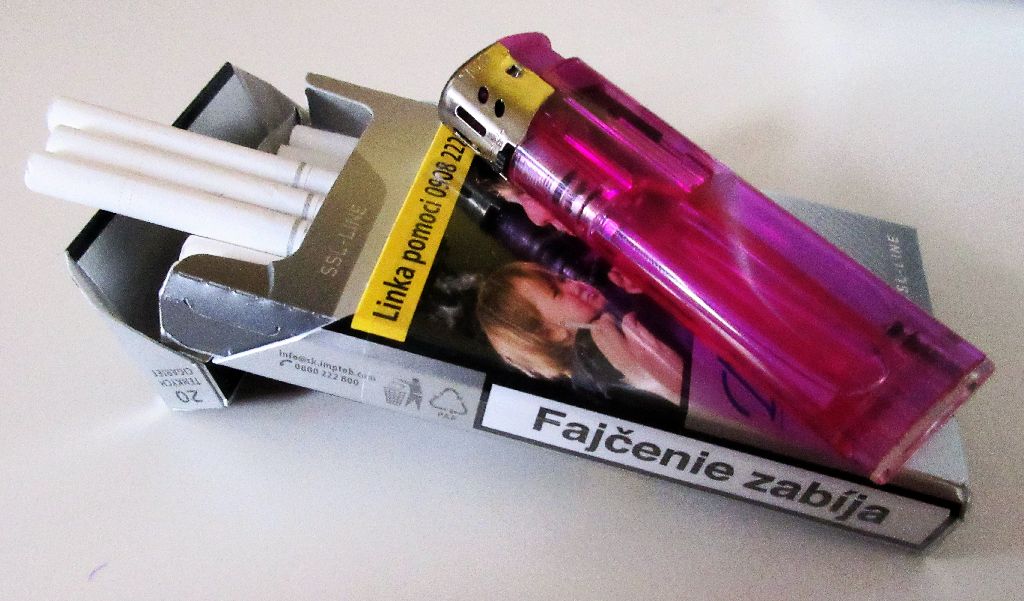 Fajčiari si za cigarety od februára priplatia, ich cena bude aj ďalej ...