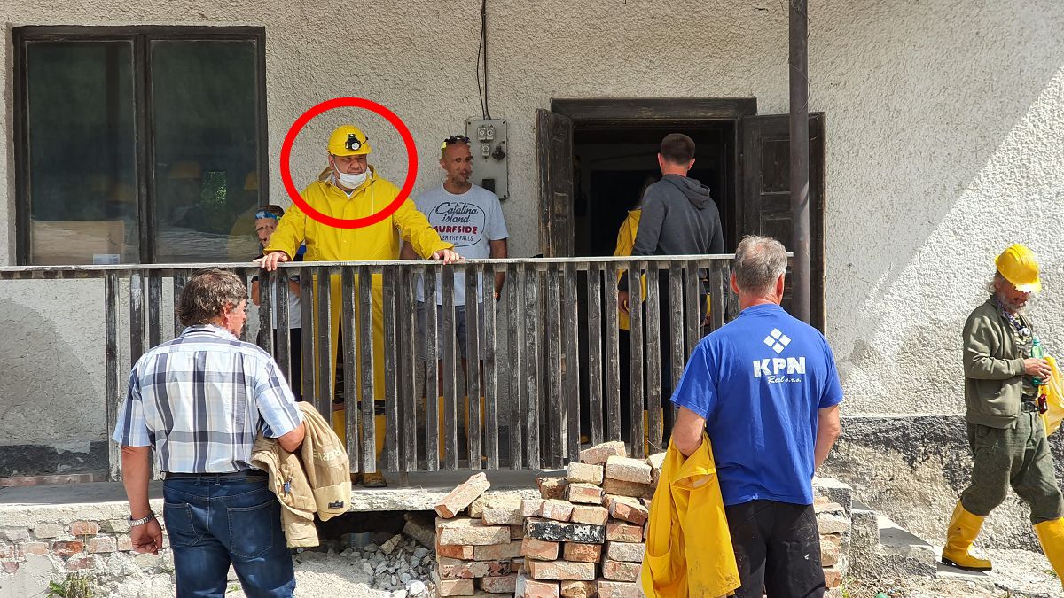 Na prehliadku starej továrne a bane v Hnúšti nečakane prišiel aj ...