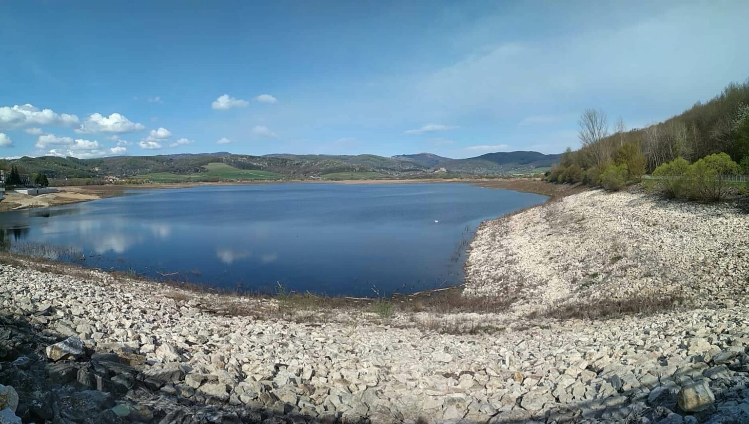 Vo vodnej nádrži Ružiná sa utopilo maloleté dievča