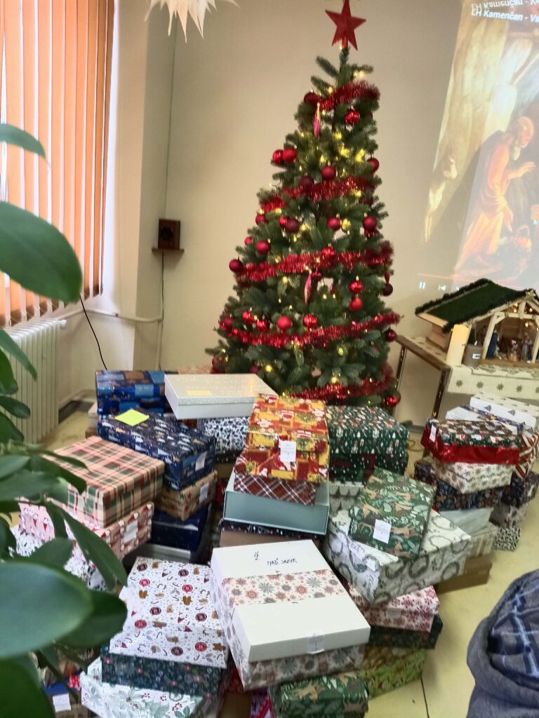 Aj tam, kde rodina chýba, majú Vianoce svoje miesto